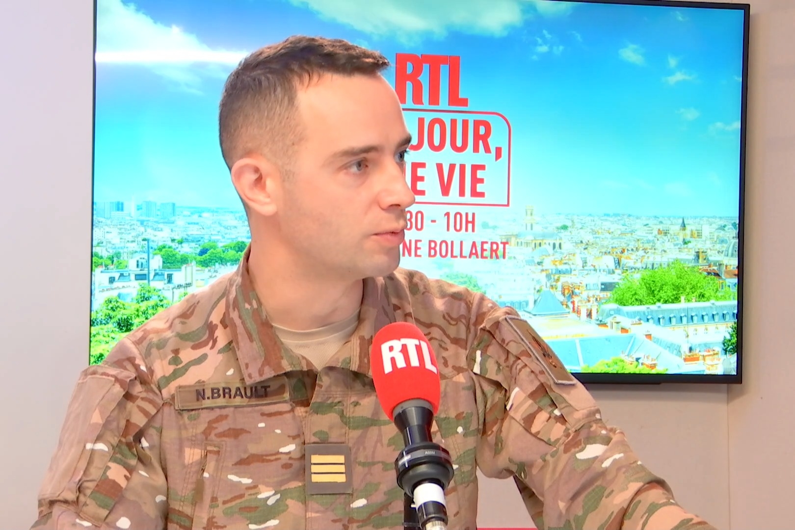 "Elle réussit à transformer un 'ex-taulard' en un héros de guerre" : l ...