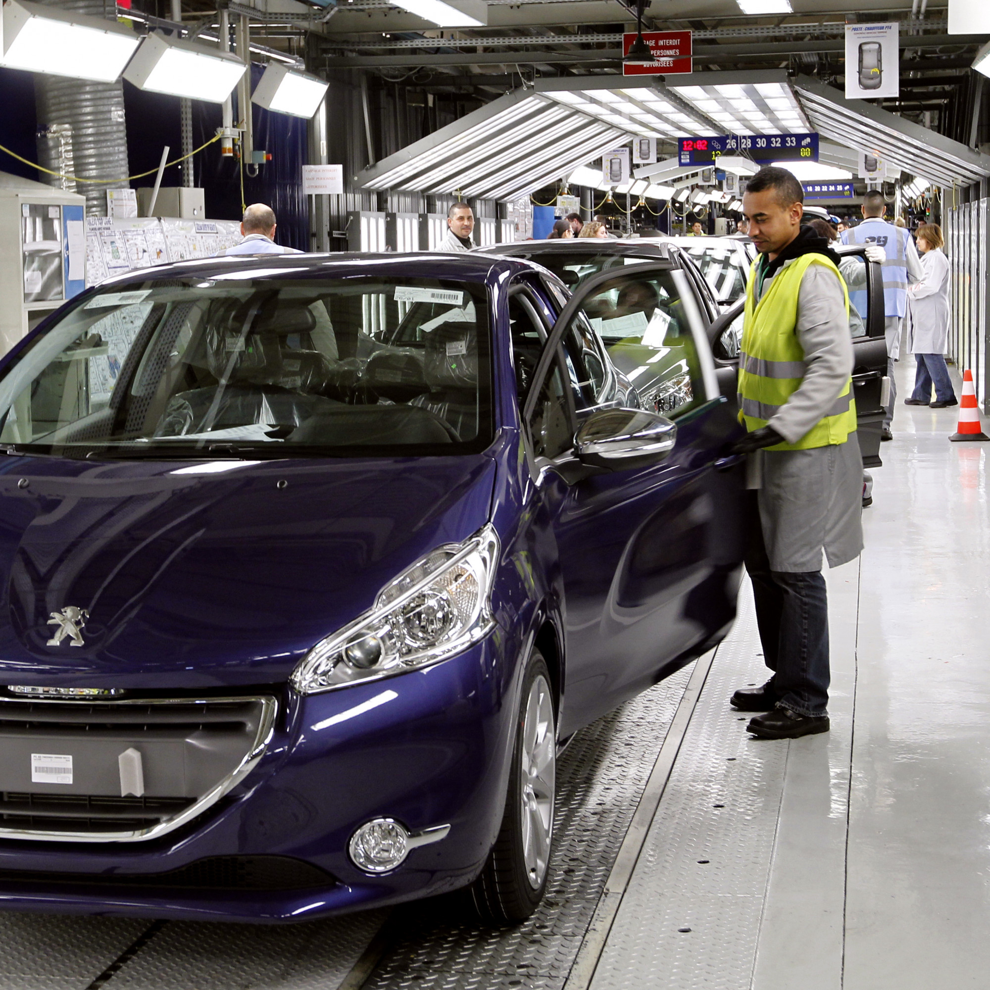 PSA confirme un projet de renflouement de 3 milliards d'euros par l ...