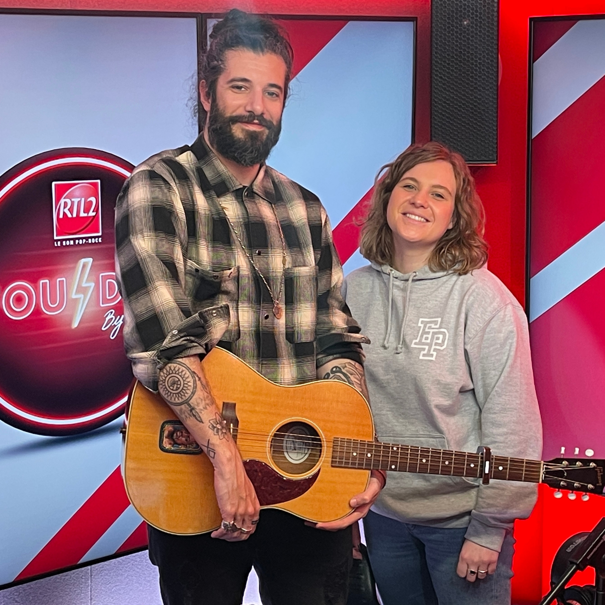 VIDÉO - Emma Peters et Waxx interprètent "Billie Bossa Nova" de Billie ...