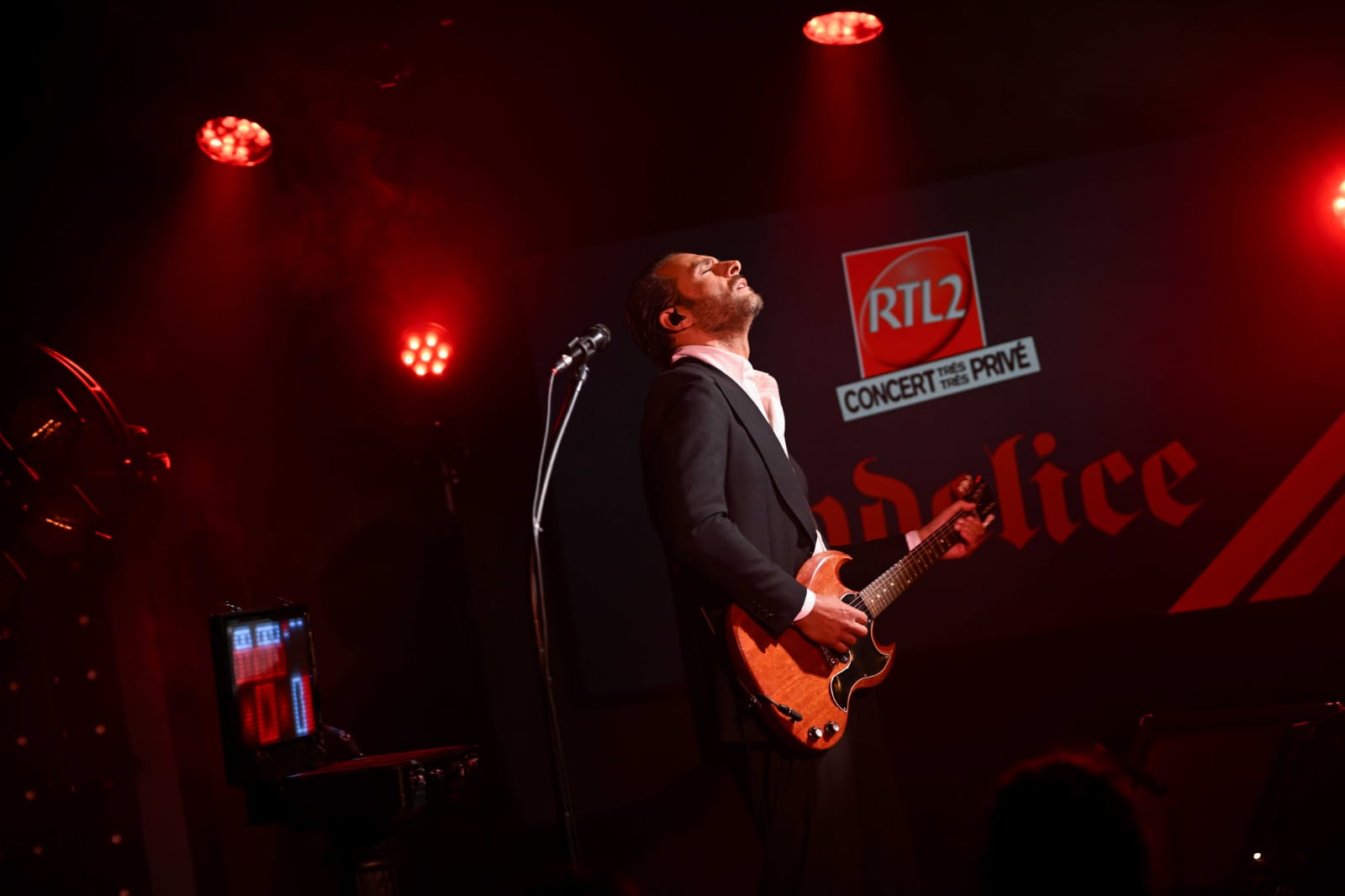 Yodelice électrise le Grand Studio RTL2 avec "Sunday with a flu" lors ...