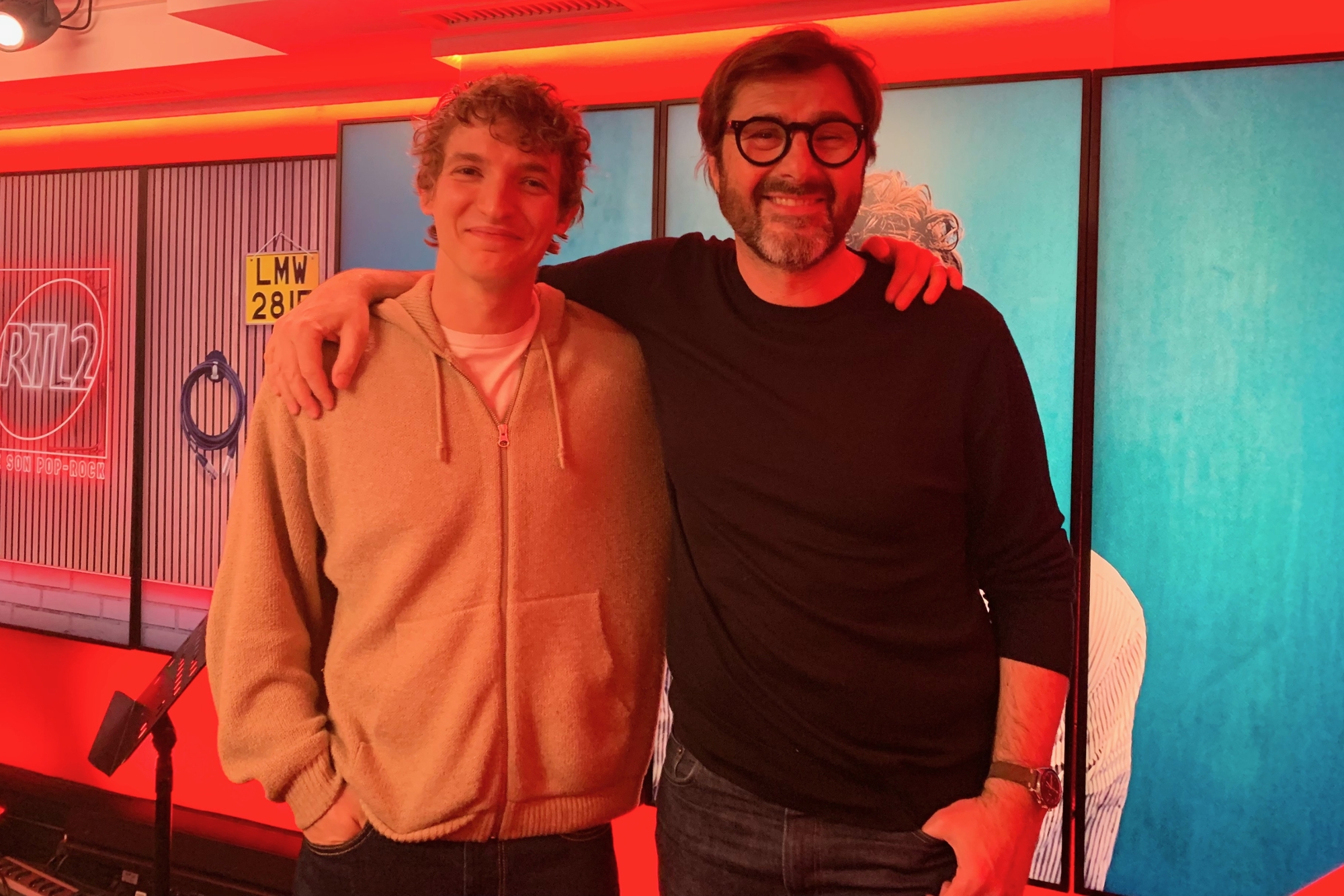 Aliocha Schneider se confie dans #LeDriveRTL2 : "Il faut que je vive un ...