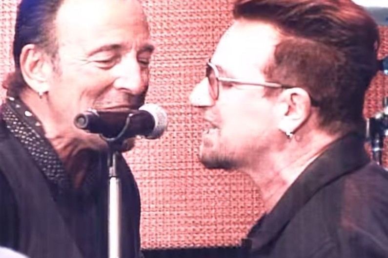 VIDÉOS - Bruce Springsteen chante avec Bono de U2 lors d'un concert à ...