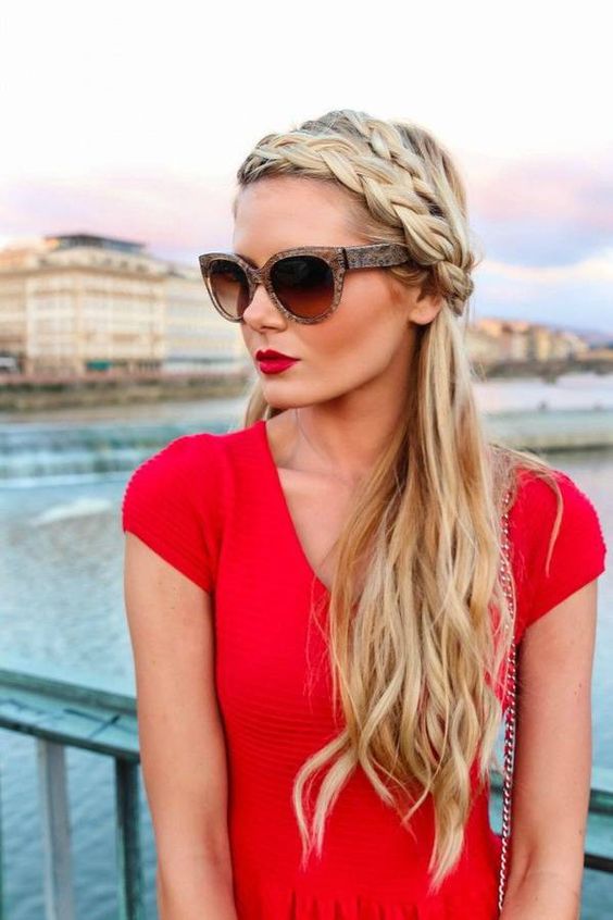 EN IMAGES - Tresse, bun, couette... 10 coiffures pour cheveux longs au ...