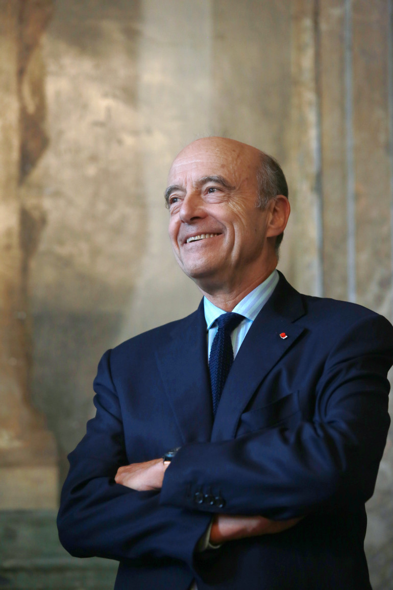 EN IMAGES - Juppé sacré homme politique de l'année par "GQ"