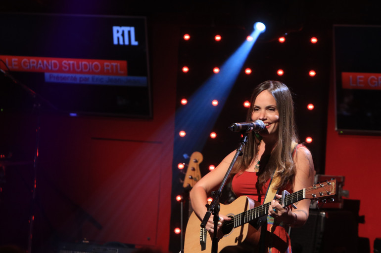 VIDÉO - Natalia Doco interprète 2 titres de son nouvel album dans "Le ...