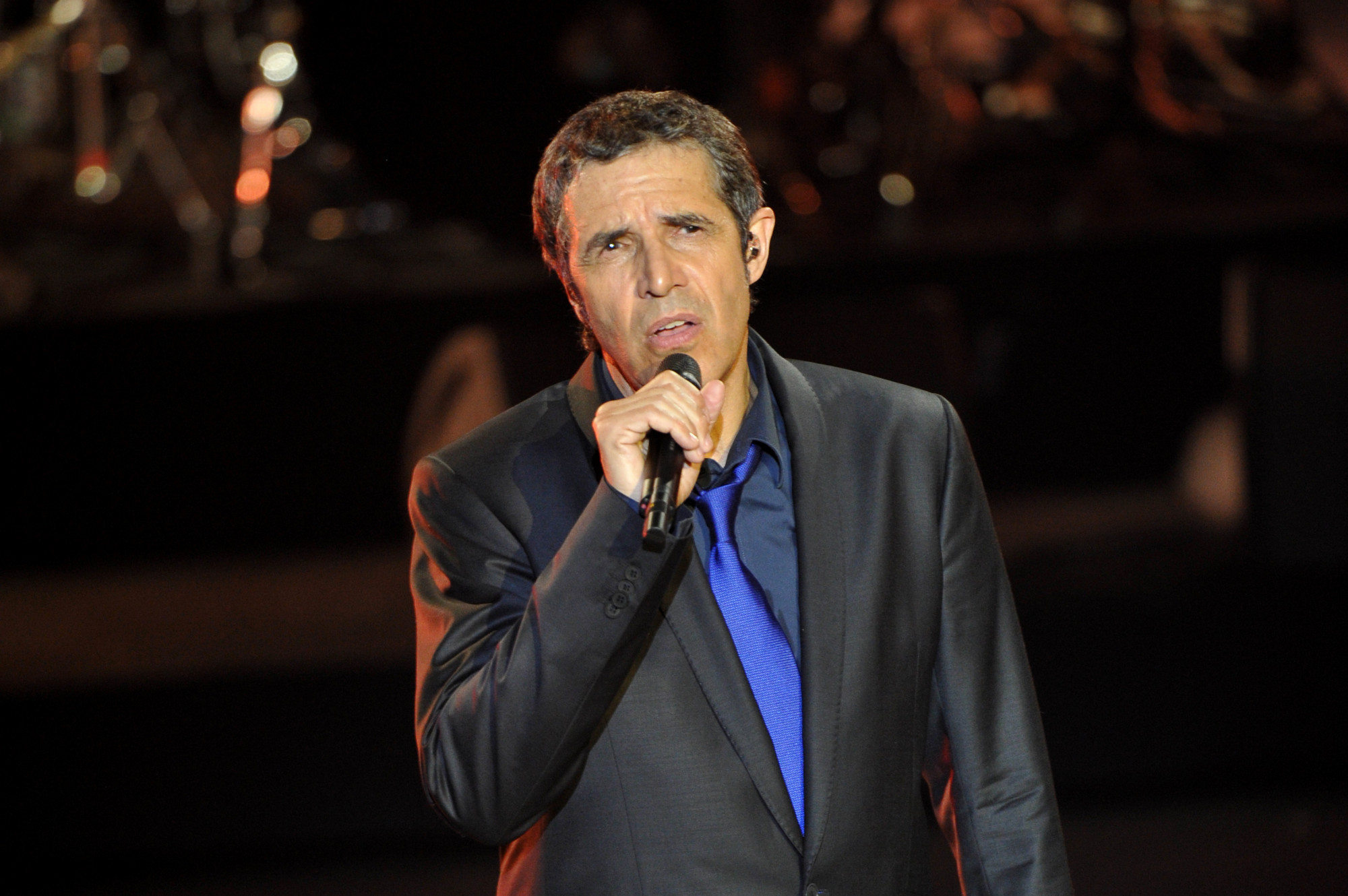 Julien Clerc sort "On ne se méfie jamais assez", premier extrait de son ...