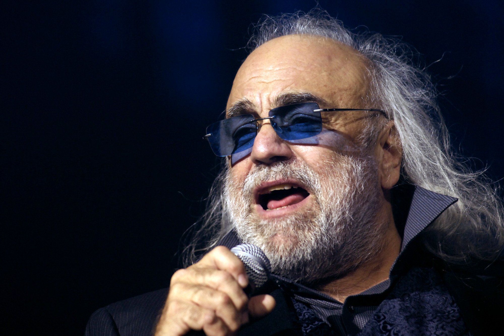 Demis Roussos, l'emblématique voix grecque, est décédé
