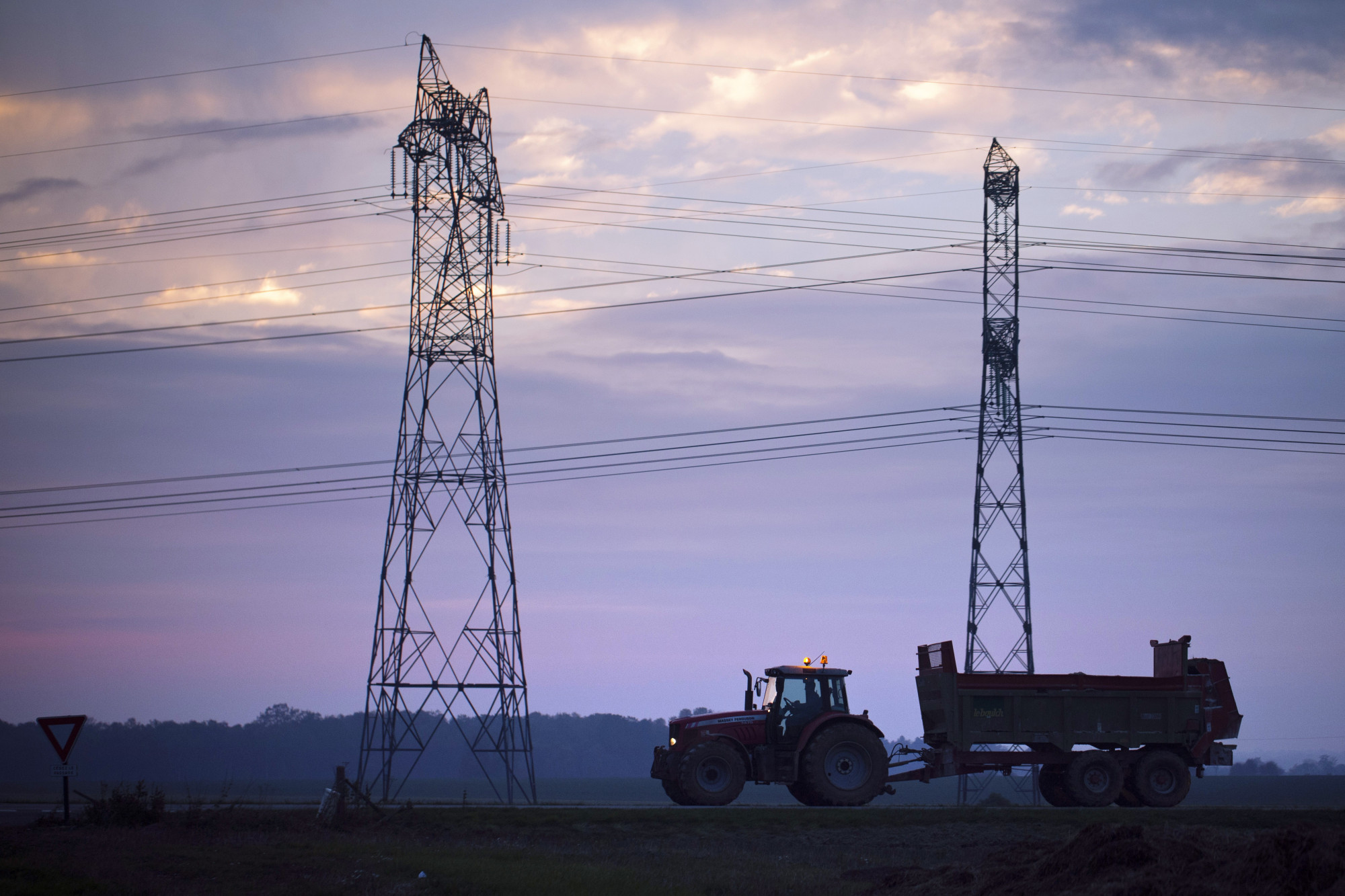 Hérault : à 73 ans, il occupe un pylône électrique de 400.000 volts