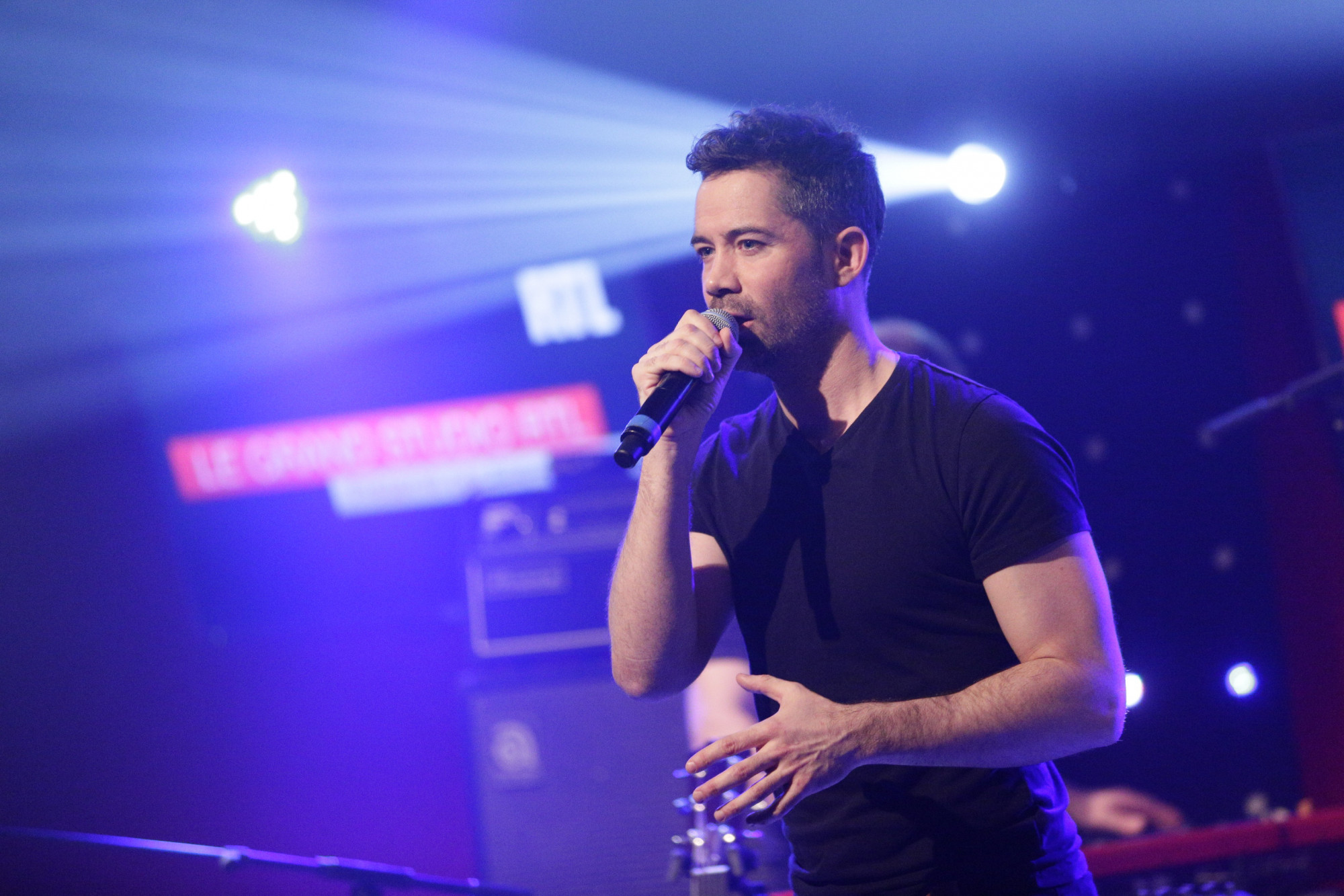 VIDÉOS - Emmanuel Moire interprète 4 titres dans "Le Grand Studio RTL"