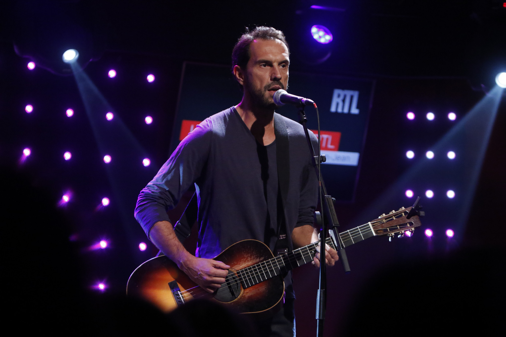 VIDÉOS - Gérald de Palmas interprète 5 titres dans "Le Grand Studio RTL"