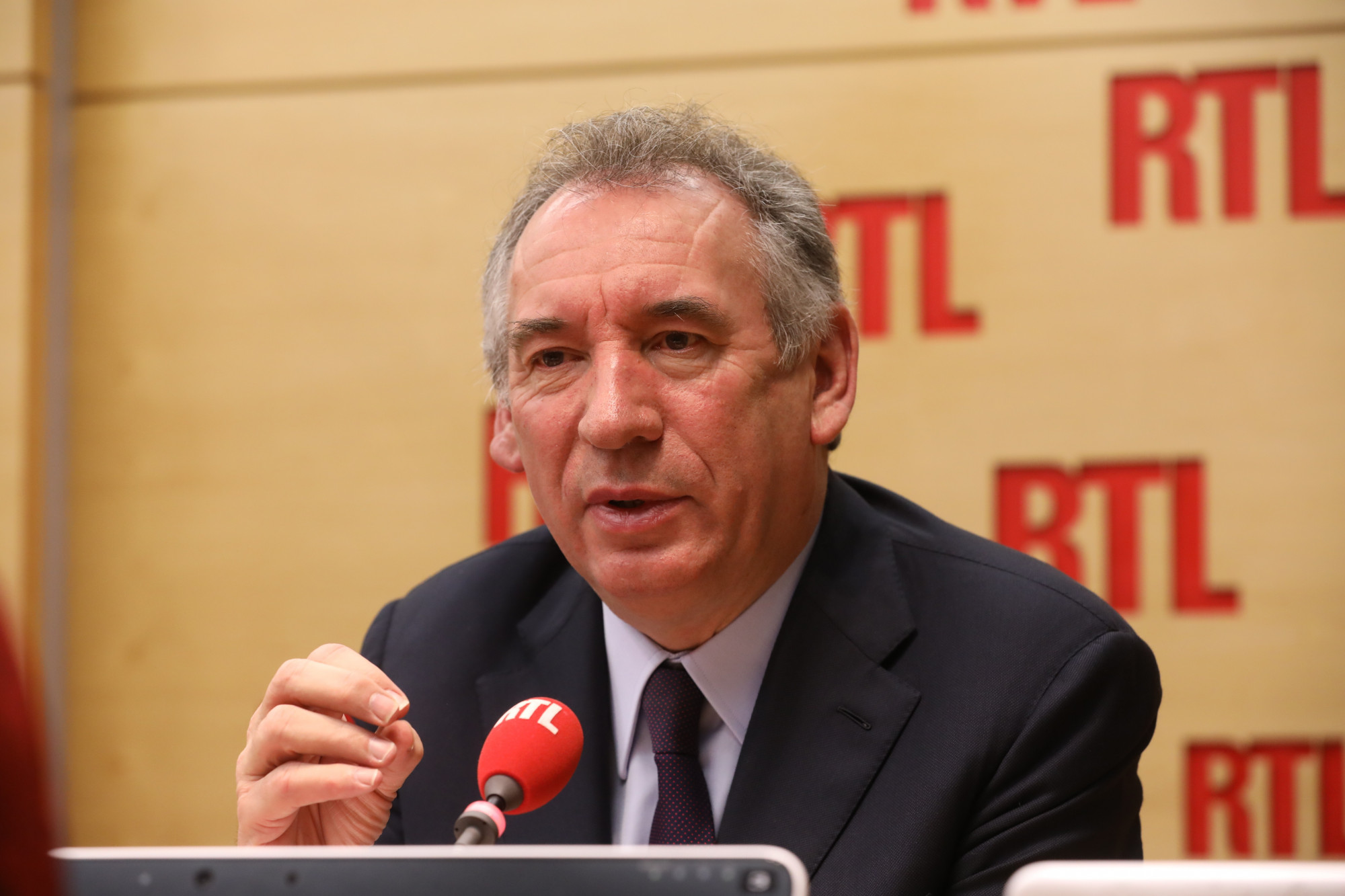 Alliance avec Macron : Bayrou veut enrayer les conflits d'intérêts