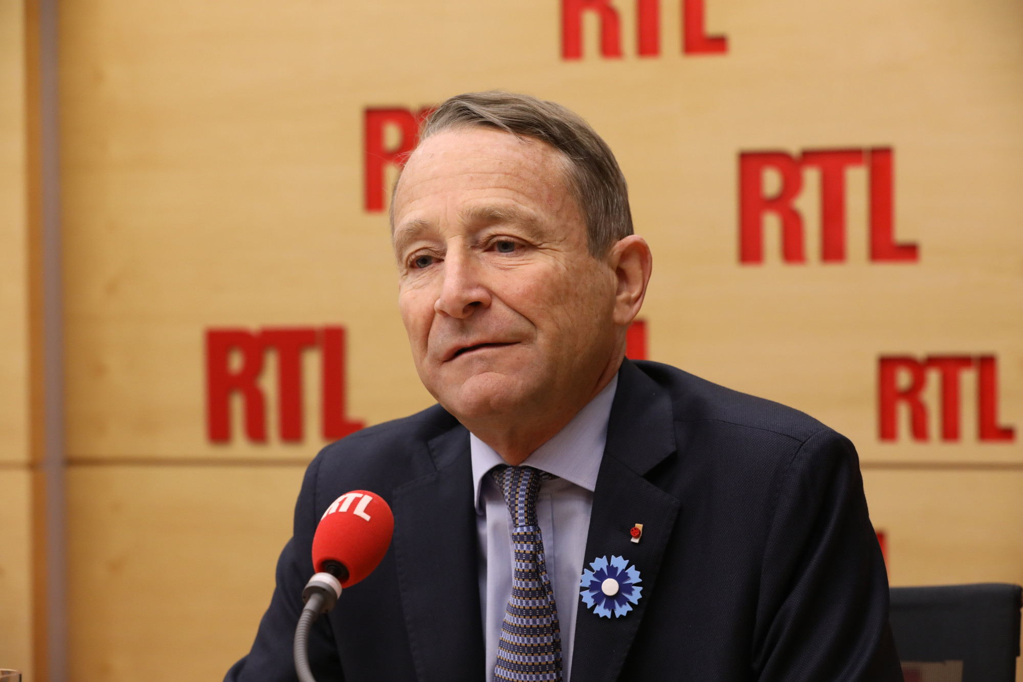 Pierre de Villiers répond à un auditeur sur RTL : "Ce n'est pas un abandon"