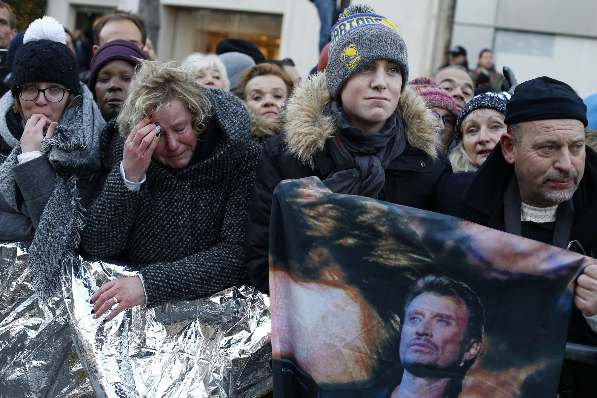 DIAPORAMA - Hommage à Johnny Hallyday : les fans submergés d'émotion