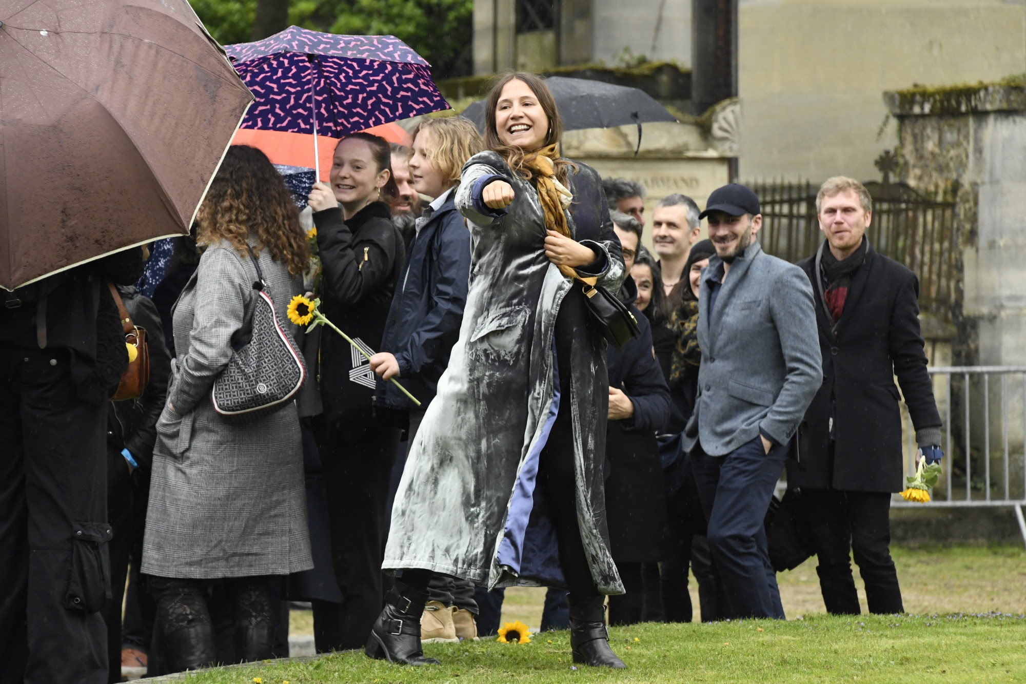 Jacques Higelin : Izïa, Arthur H, Kên rendent un tendre hommage à leur père