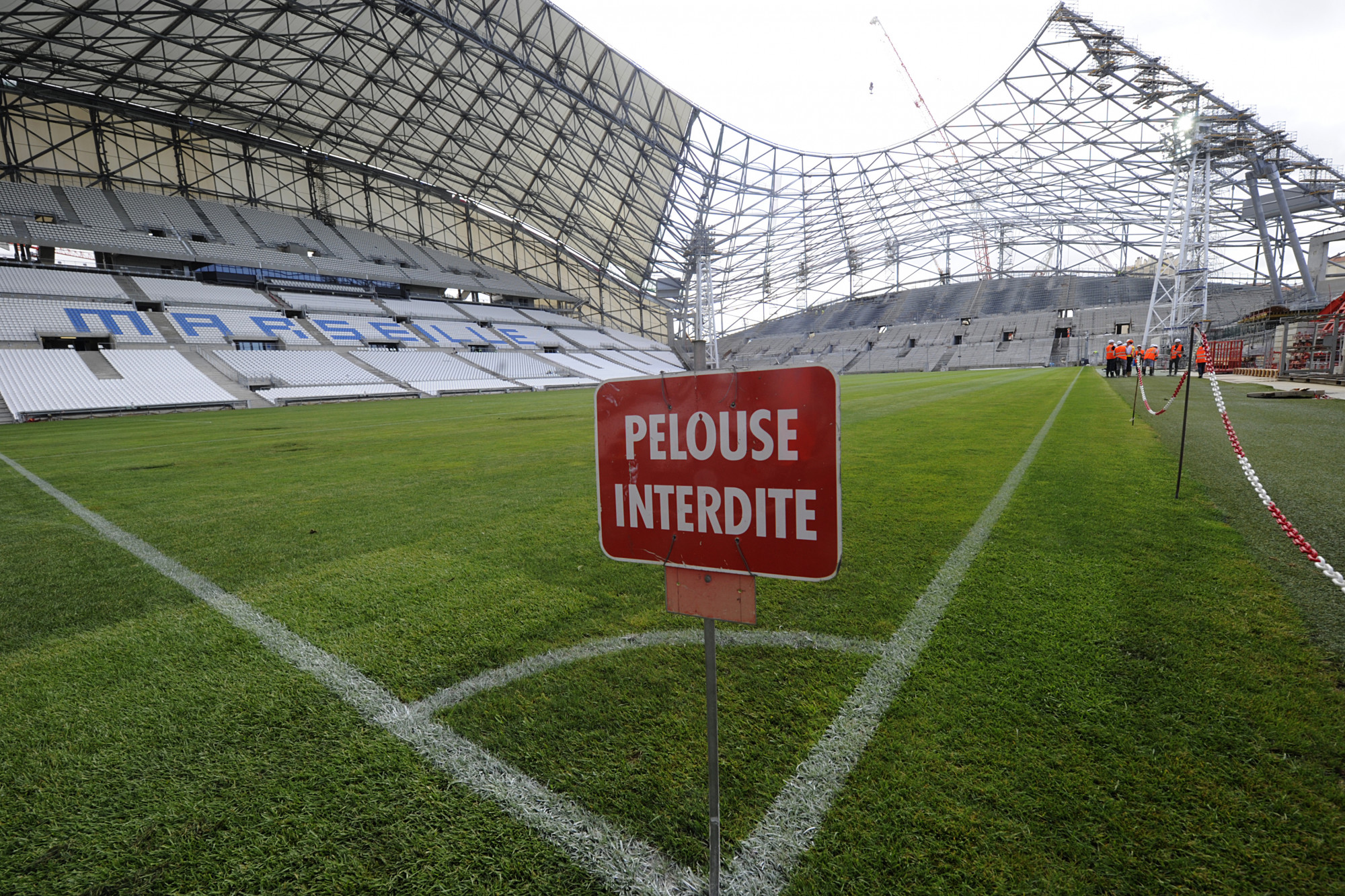 Une pelouse qui résiste à tout pour les grands stades français