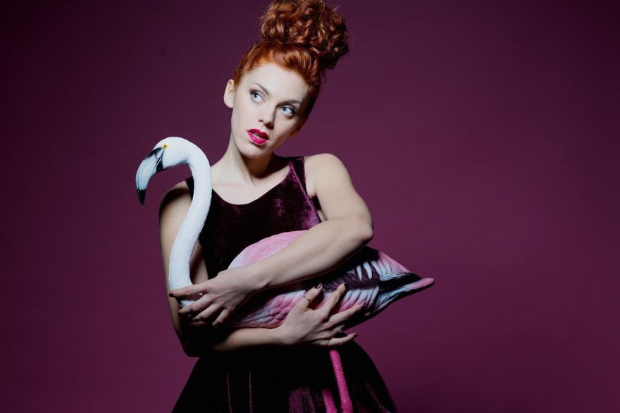 Anaïs Delva, l'interprète du tube de "La Reine des Neiges", sort son ...