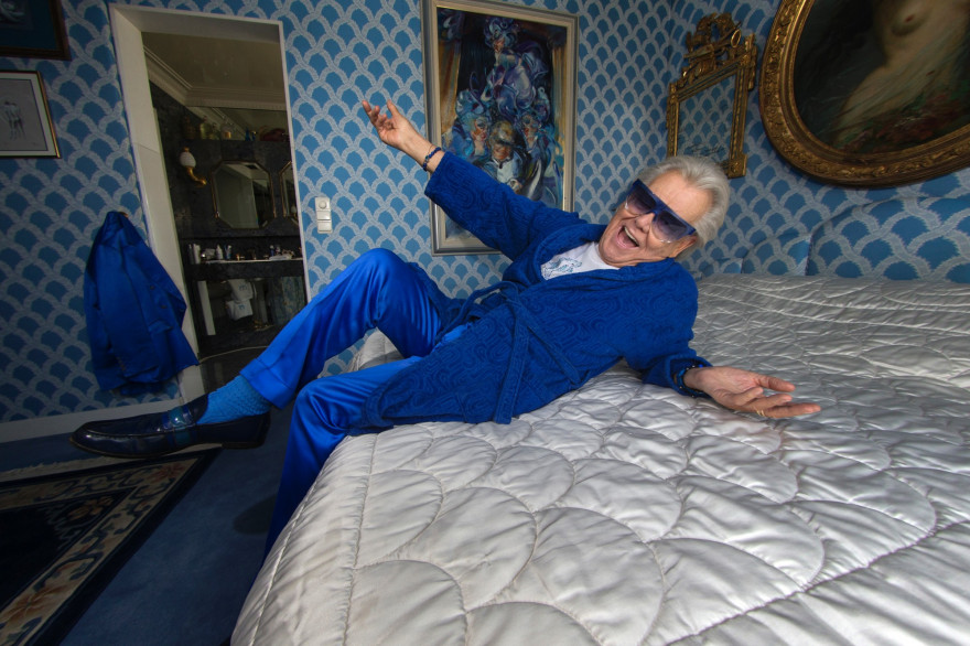 Mort de Michou : la presse rend hommage au prince bleu de Montmartre