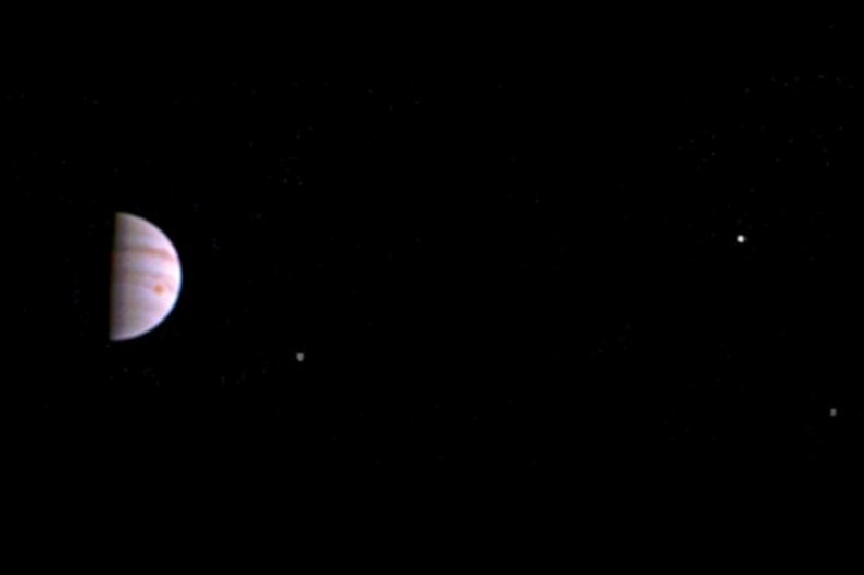 Jupiter : découvrez la première photo envoyée par la sonde Juno