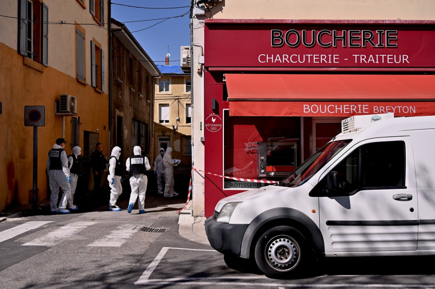 Attaque au couteau dans la Drôme : le témoignage du mari de la bouchère Attaque au couteau dans la Drôme : le témoignage du mari de la bouchère