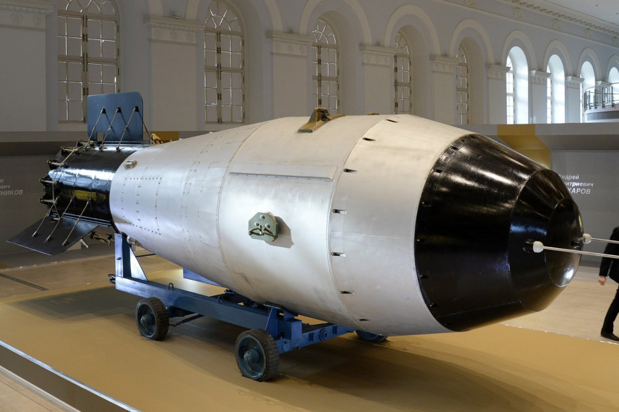 Russie : le Kremlin déclassifie des images de la bombe thermonucléaire ...