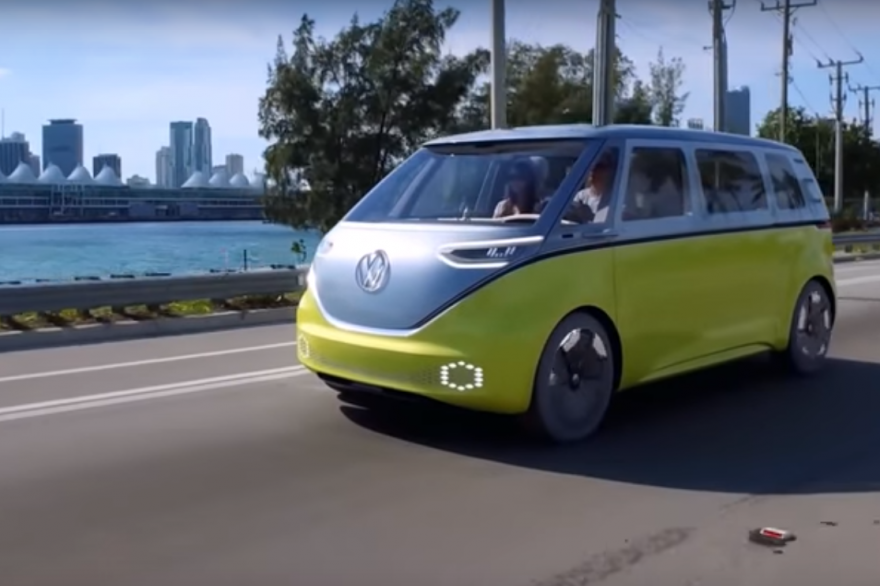 Volkswagen : le célèbre Combi va faire son retour sur les routes