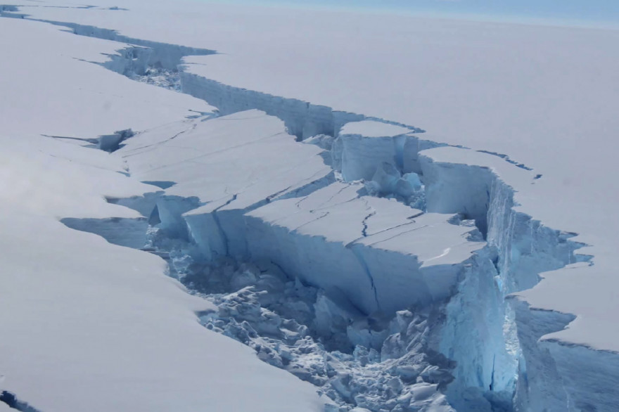 La couche de glace la plus solide de l'Arctique se brise pour la ...