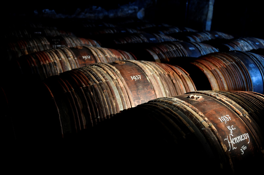 Les infos de 7h - Record de vente de cognac, 211 millions de bouteilles ...