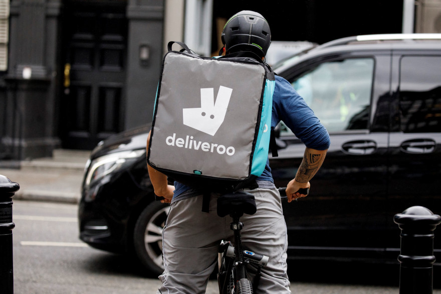 Deliveroo promet une prime exceptionnelle pour ses meilleurs livreurs